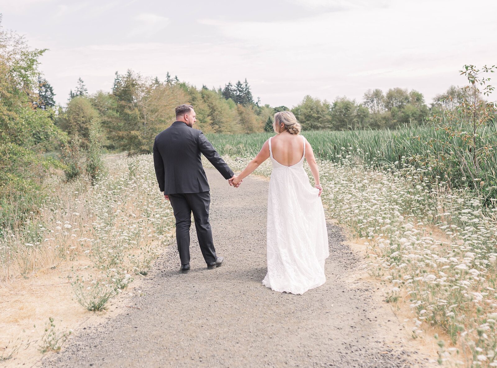 Intimate Backyard Oregon Wedding | Albany Wedding Photographer